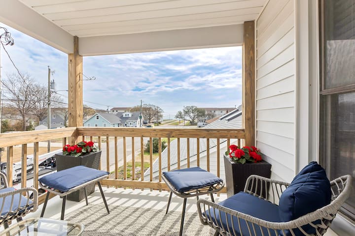 Top Floor Monthly Rental With A Beach View! - Hampton, VA