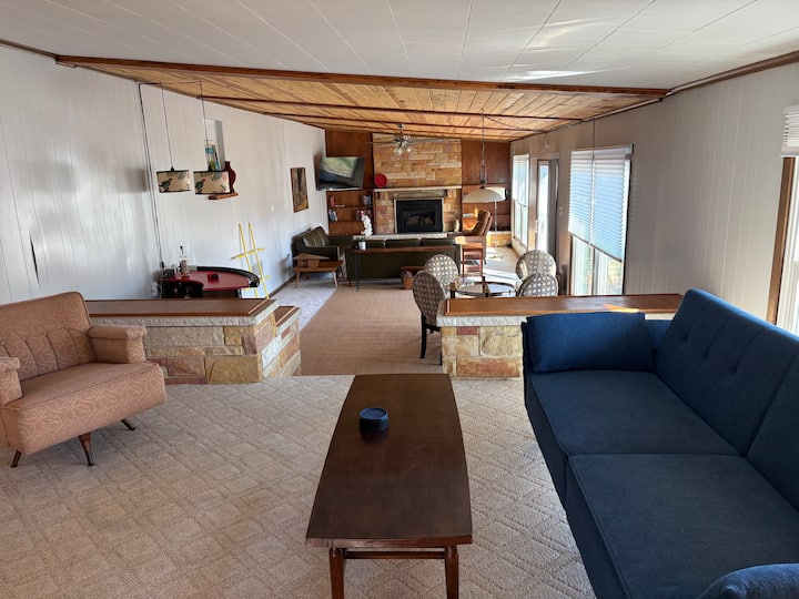 Spacious Whole House In Pittsfield! - Time, IL