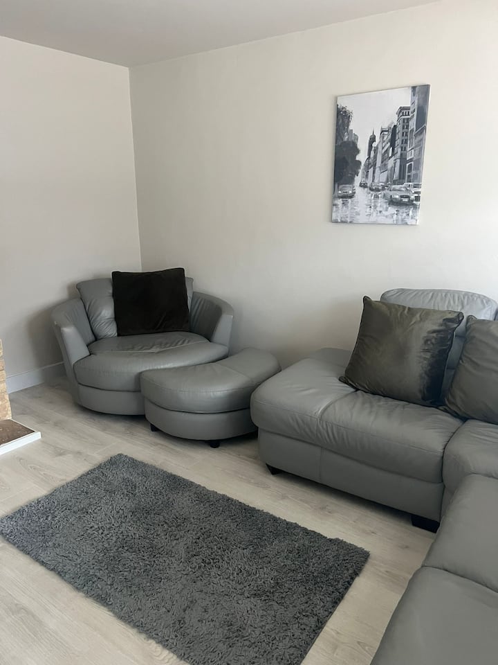 Modern Comfort Home | Relax & Unwind In Our 4 Bed. - Oxford