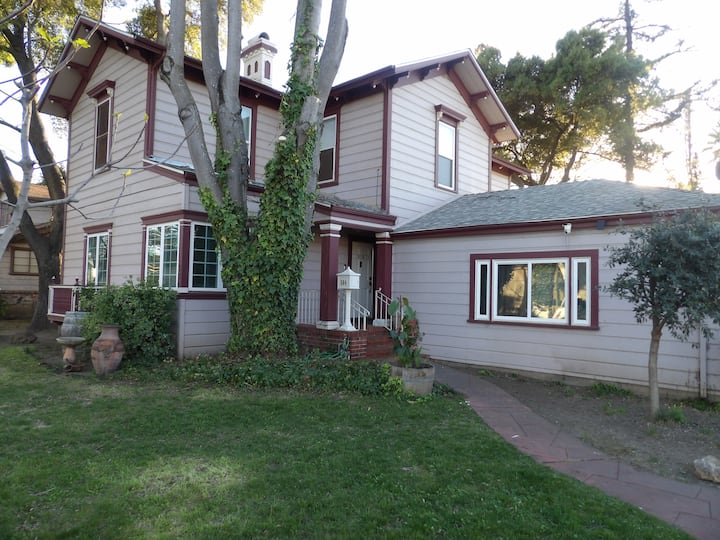 The Oak House - Woodland, CA