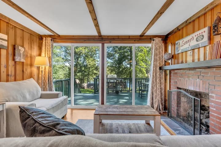 Knotty Pine Cottage - Devil's Hopyard State Park, East Haddam