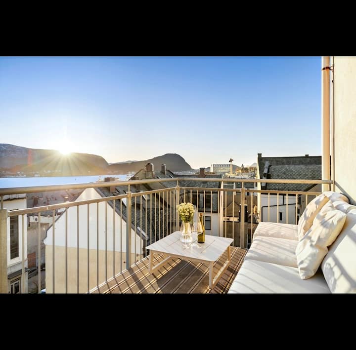 Stylish Apartment In The Heart Of ÅLesund - Alesund