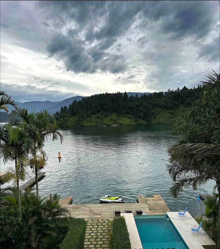 Casa Beira-mar Com Praia Privativa E Piscina. - Angra dos Reis