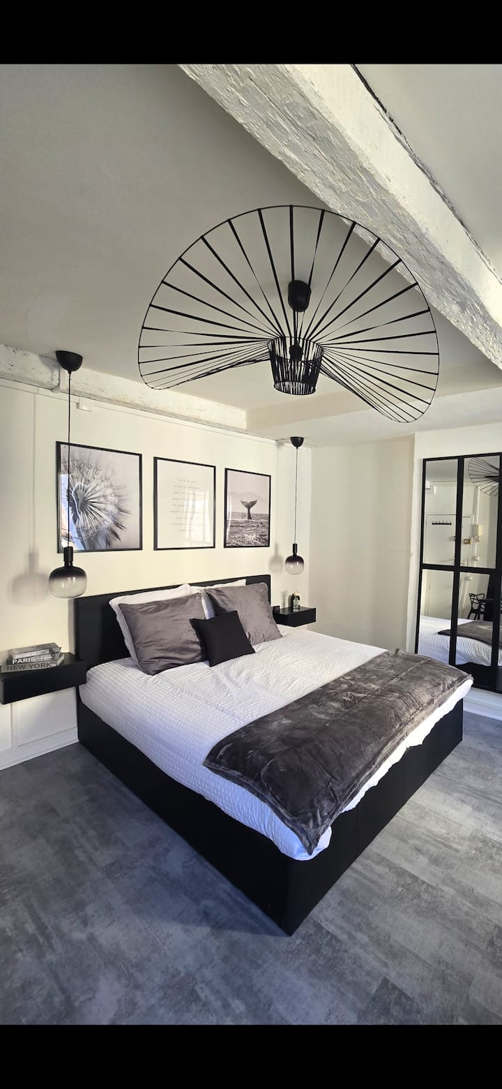 La Parenthèse – Studio Chic Centre-ville Issoire - ibis Issoire