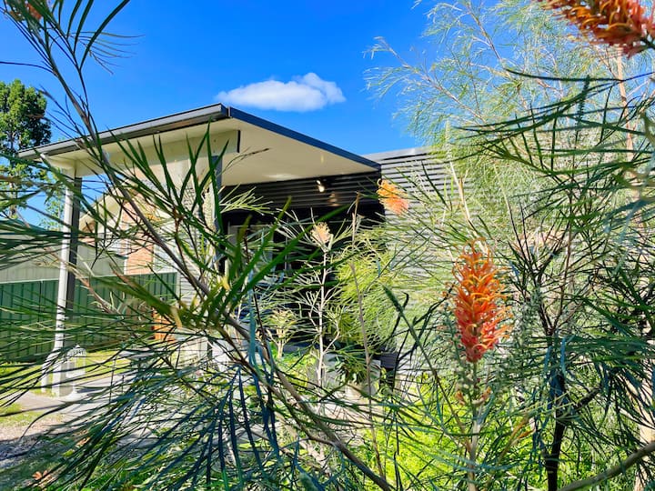 A Bellingen Tiny Home Stay Set In A Native Garden - Bellingen