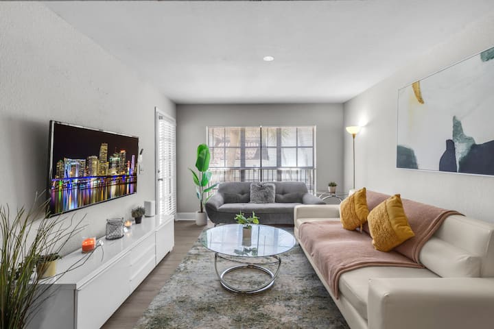 Fort Lauderdale 2br | Pool + 10 Min To Beach - Fort Lauderdale