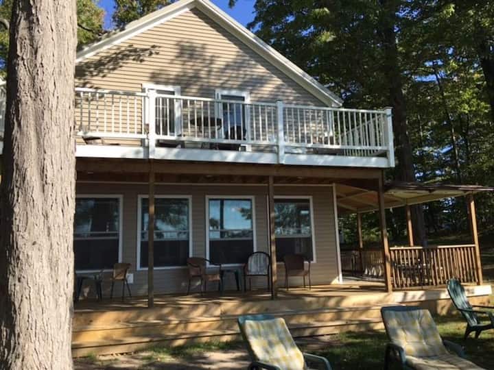 Angola Lakefront/beachfront Vacation Home - Angola on the Lake, NY