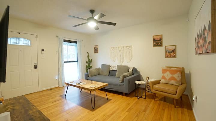 Adorable Bungalow | Dedicated Office | 3 Mi To Dt - Raleigh, NC