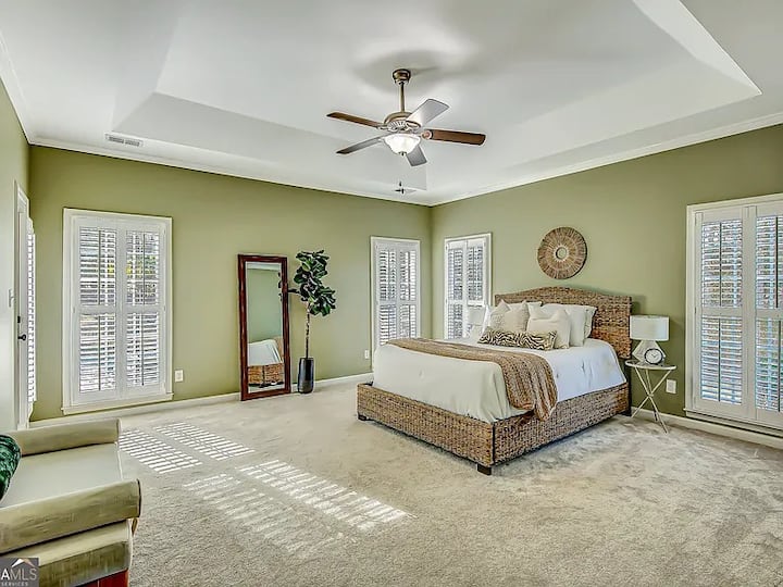 Welcome To Your Peaceful Retreat! - Newnan, GA