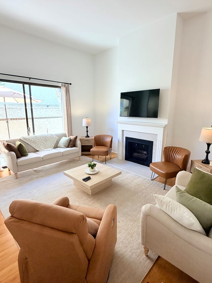 Pasadena黄金地段全新装修3+1房带独立车库townhouse - Altadena, CA