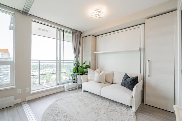 Central 1 Bdr In Surrey Central (Near Skytrain) - Surrey