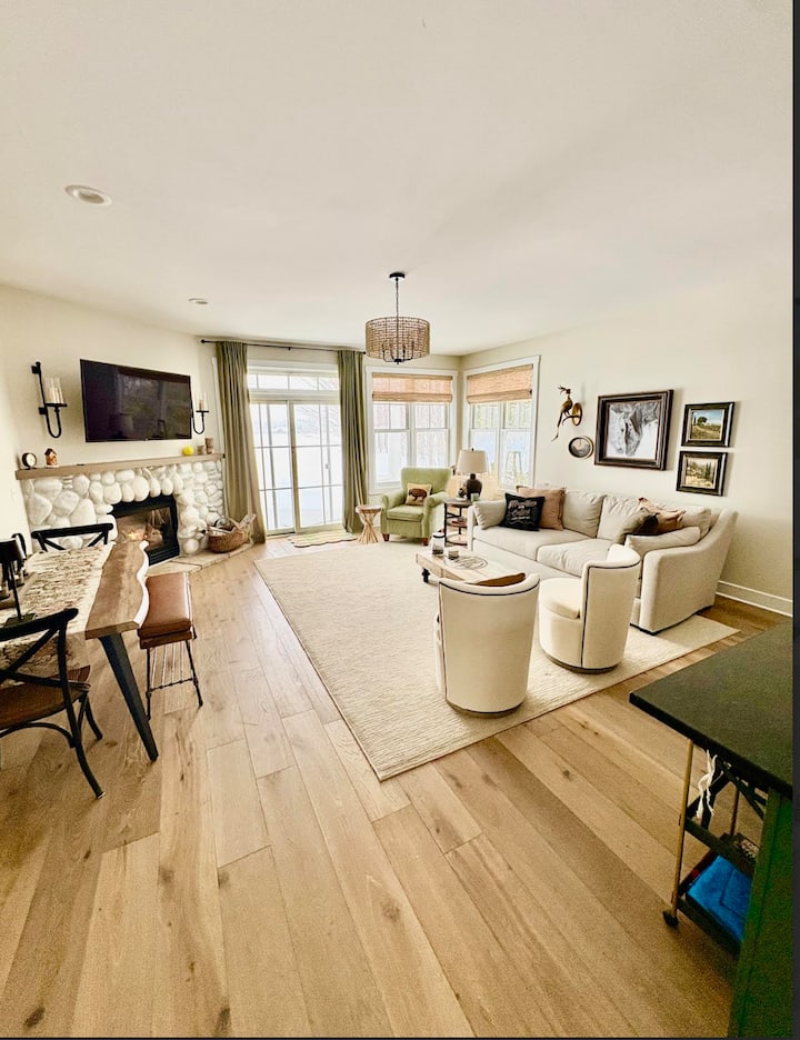 Crooked Tree Getaway - Golf, Ski, Lake - Petoskey, MI