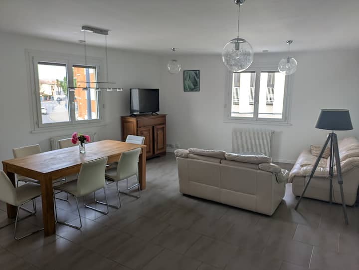 Appartement Plein Centre De Blagnac (3 Chambres) - Blagnac