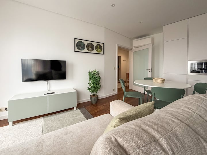 Flores 177 - One Bedroom Flat In Antas - Canelas