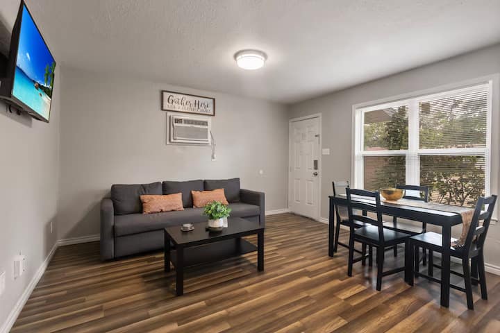 Texas Comfort <1mile To At&t! - Arlington