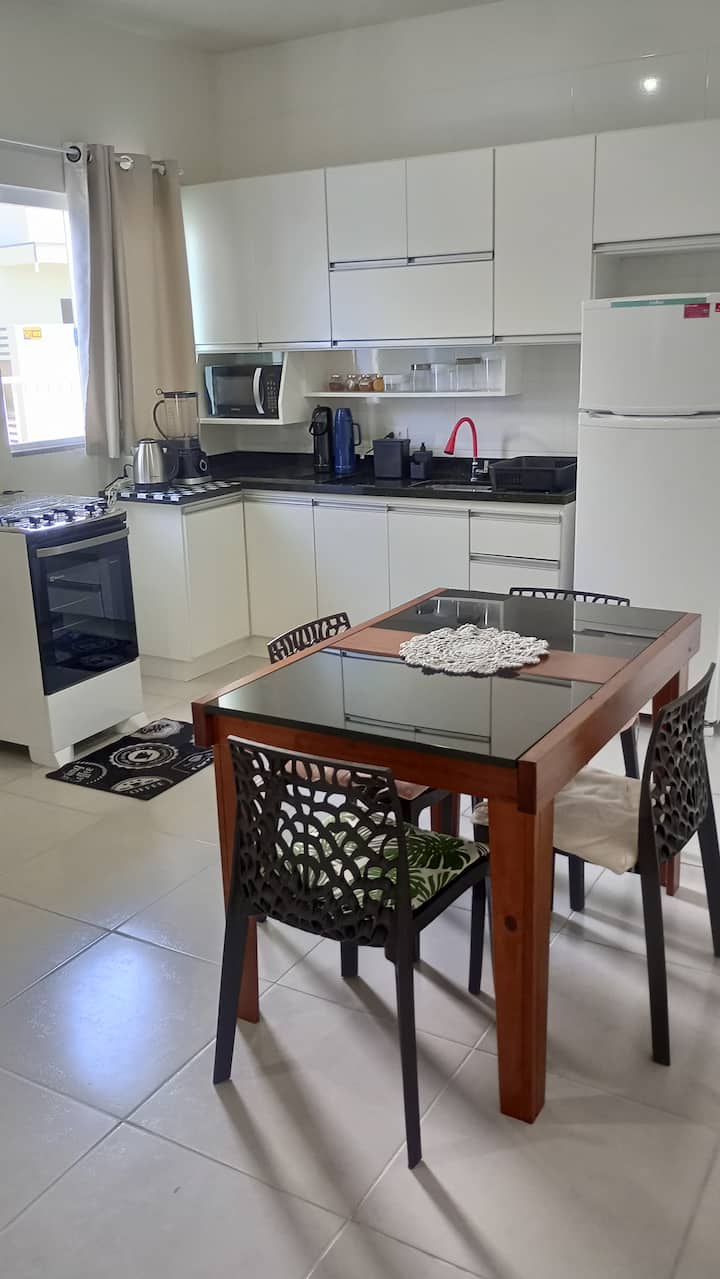 Casa De Esquina Ambiente Limpo E Confortável - Matinhos