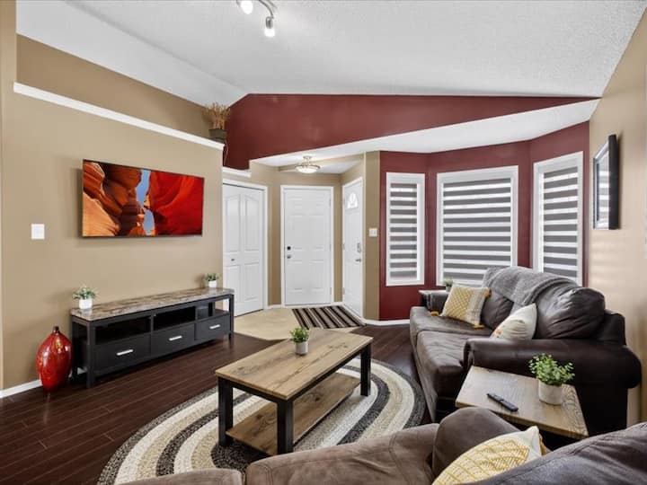 5 Bedroom Luxury Oasis In Stony Plain - Spruce Grove