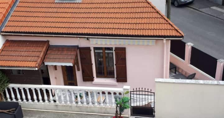 Maisonnette Cosy Avec Terrasse Aux Portes De Paris - Bobigny