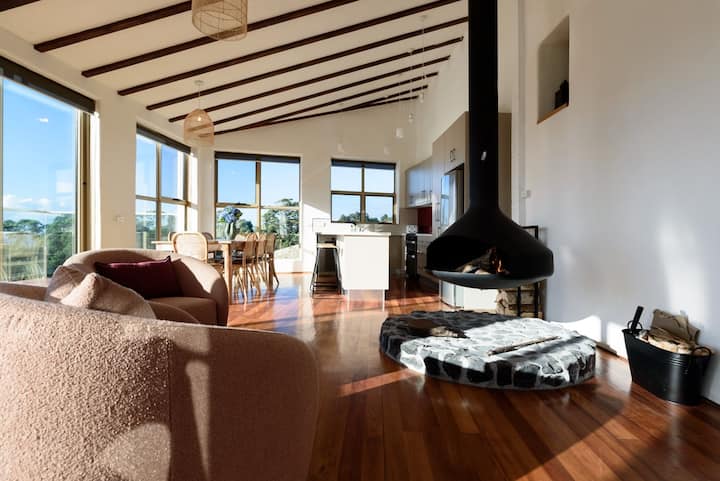 The Hemp House | Table Cape Ocean Views - Wynyard