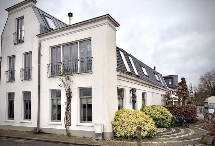 The Resonance Nook Lakeview Lodging - Lisse