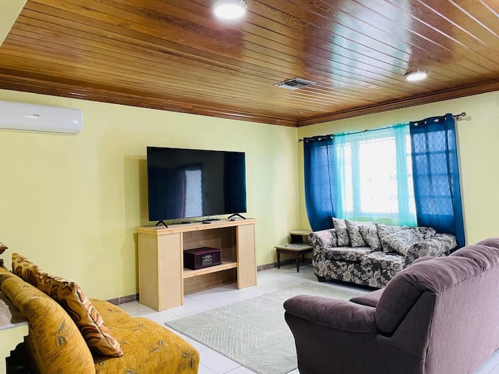 12 Bed Xl Family Home- Near Beach - Nassau