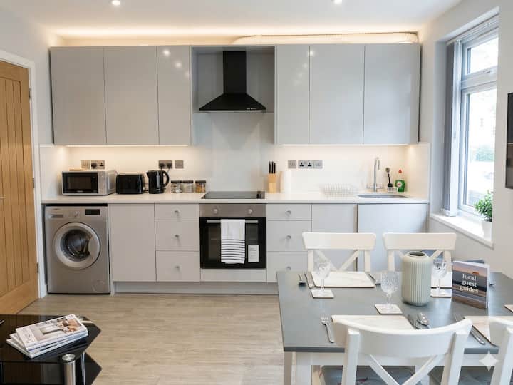 Central 3 Bedroom, 2 Bathrooms With Free Parking - Henley-on-Thames