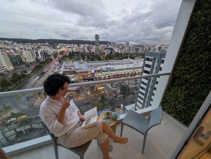 Work & Relax Suite, Vista + Wifi + Pool - Quito