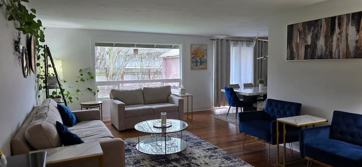 3 Bedroom Single Level Cozy Home - Wilsonville, OR