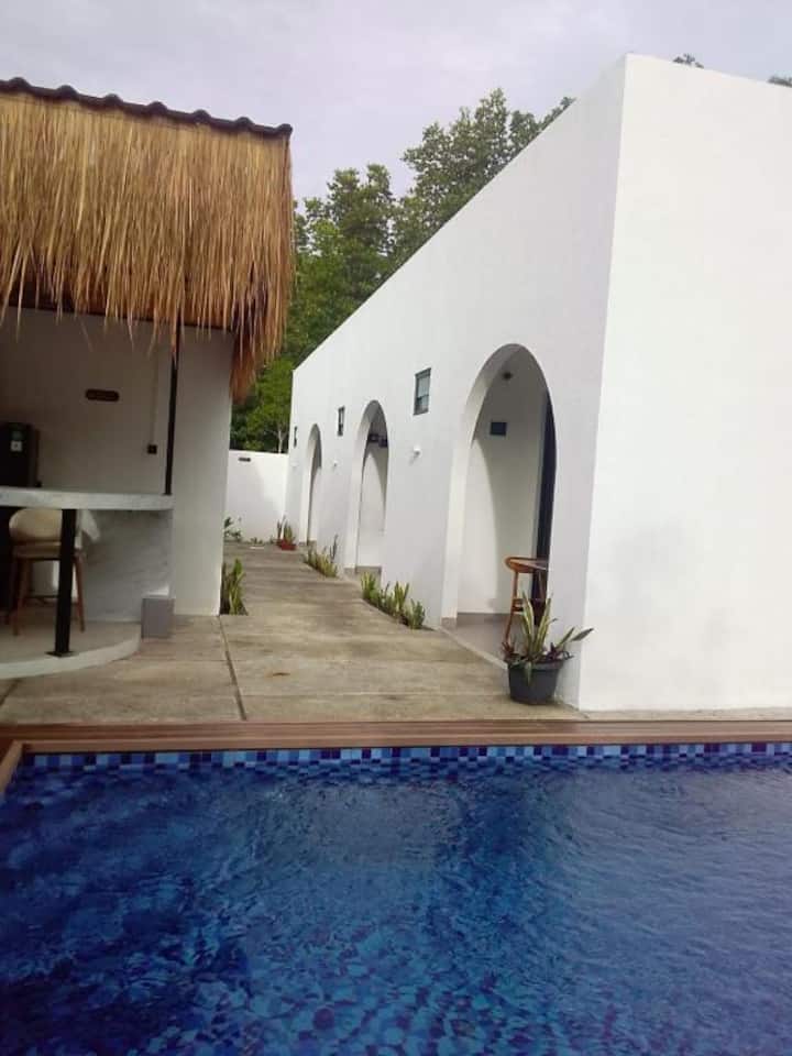 Bajo 5room Private Vila Pool Free Pick Airport - Labuan Bajo