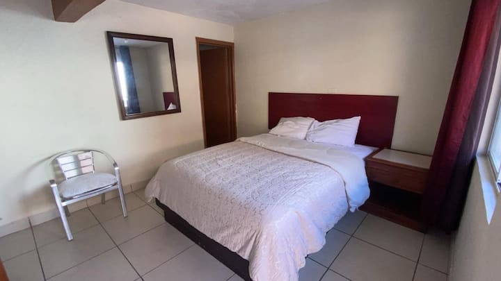Habitación Sencilla Y Acogedora En Tijuana - San Diego, CA