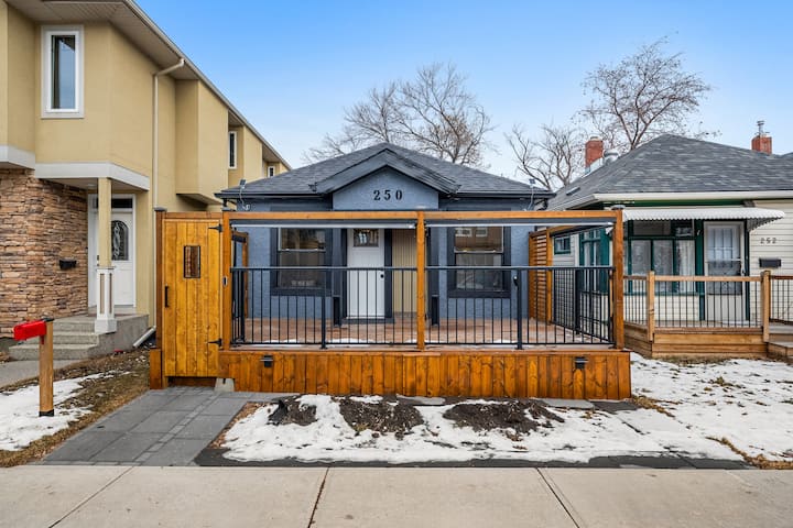 Stylish 2br Home | Near Downtown Calgary | Pets - Calgary