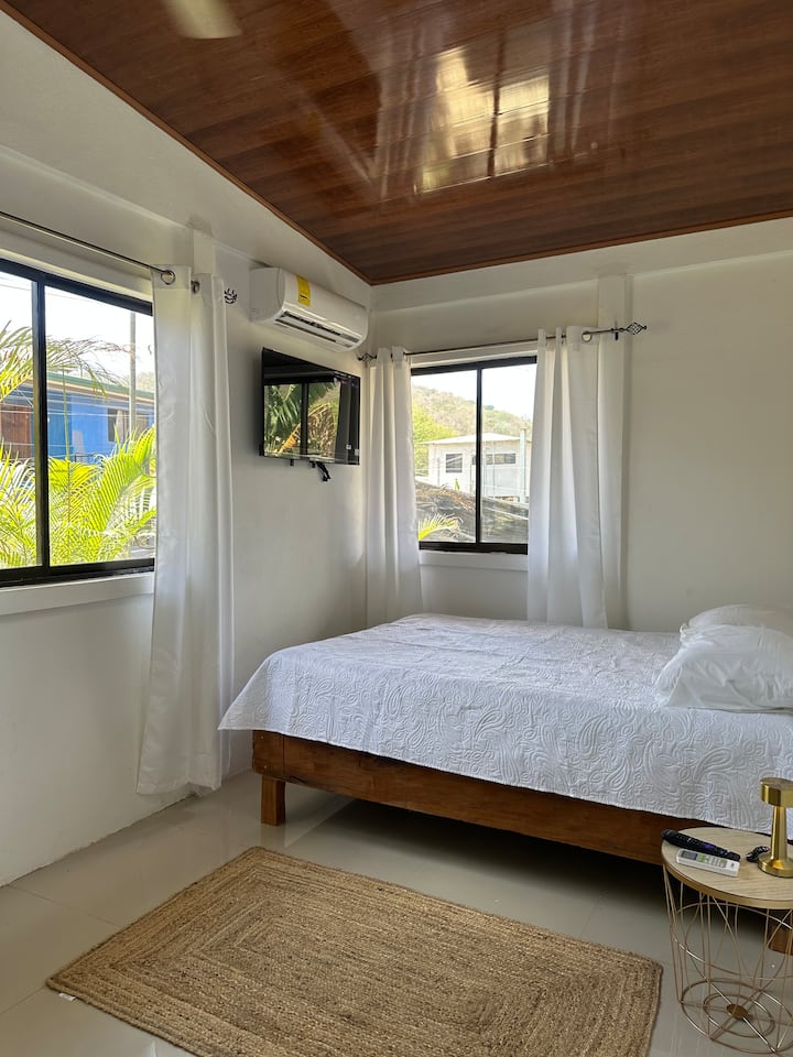 Spot Nosara / 2” Del Aeropuerto Y 8” De La Playa. - Nosara