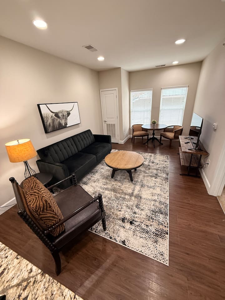 1 Bedroom Apartment-walking Distance To Iu Campus! - Bloomington
