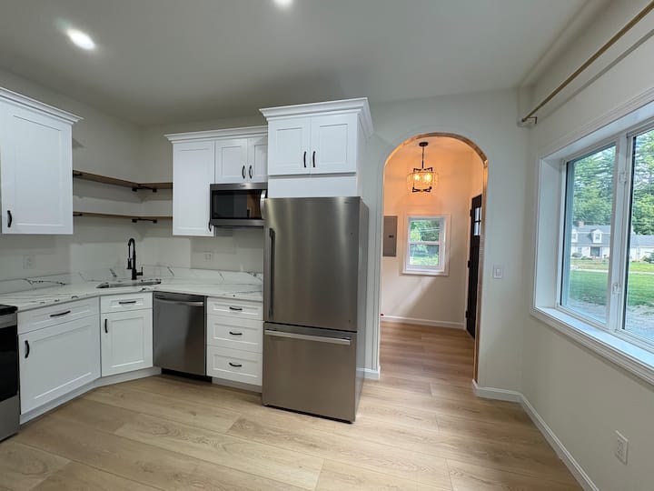 Calm & Cozy Adu | Feel At Home - Manchester, NH