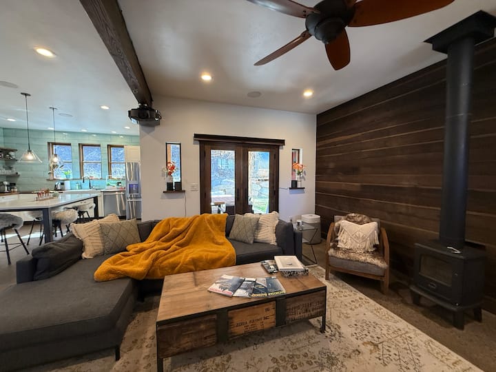 Modern Farmhouse In-town Durango Next To Trails - Durango, CO