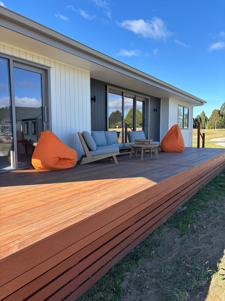 Alpine Grace - Te Anau