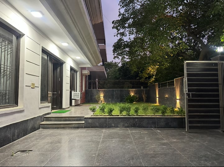 The Ghar 2bhk - 구르가온