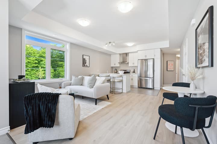 Modern And Cozy 2 Bedroom Townhouse - Kitchener