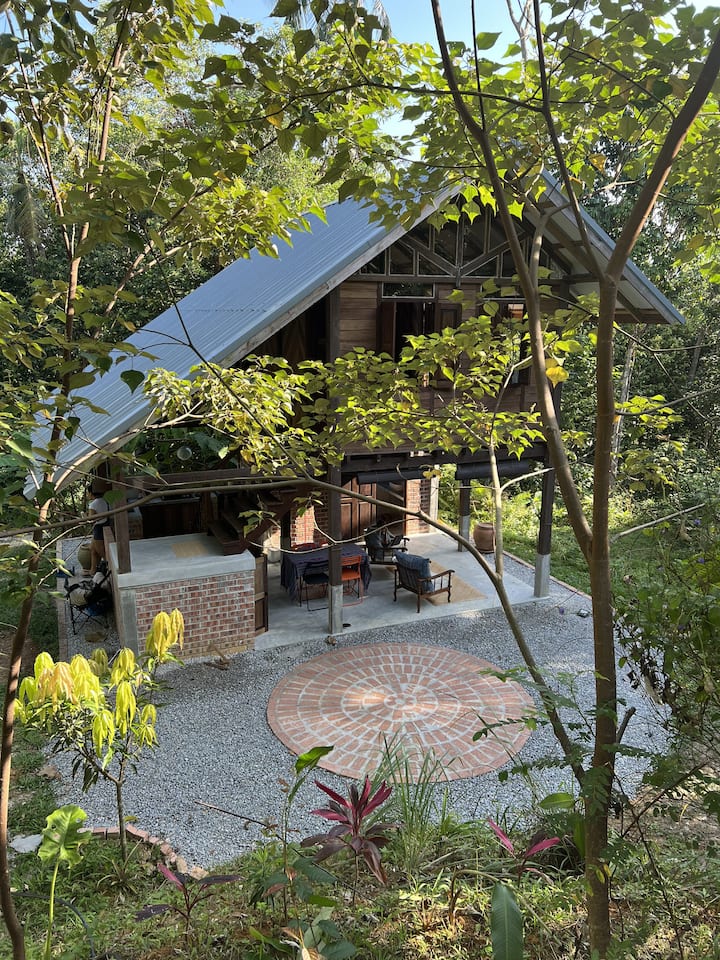 Hidden Jungle Cabin By Roots & Rimba - Pahang