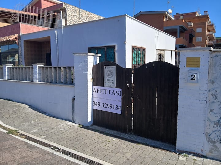 Casa Indipendente Esclusiva  A 50 Mt Dal Mare - Ardea