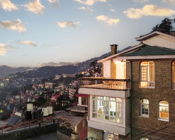 Luxury Swiss Cottage Mountain View - Shimla