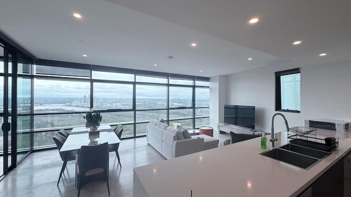 High Level Four Bedrooms Apt In Olympic Park - Parramatta