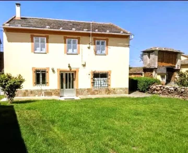 Casiña Feira Rinlo - Tapia de Casariego