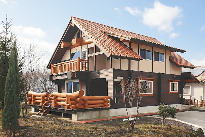 南阿蘇 林画邸 Log House By Ritomaru - 구로카와