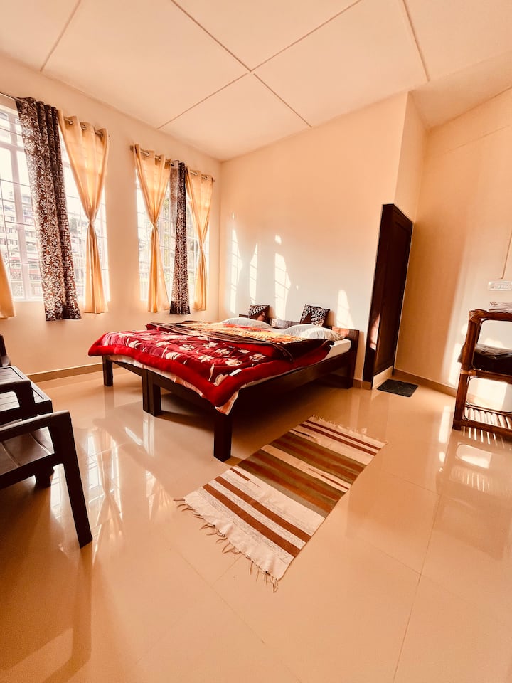 Kusum Nest Double Bed Room With Attached Bathroom - Shillong