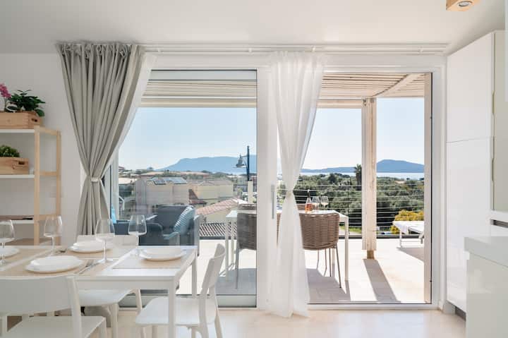 Apartment Sofia Sea View, Pool And Private Parking - Olbia