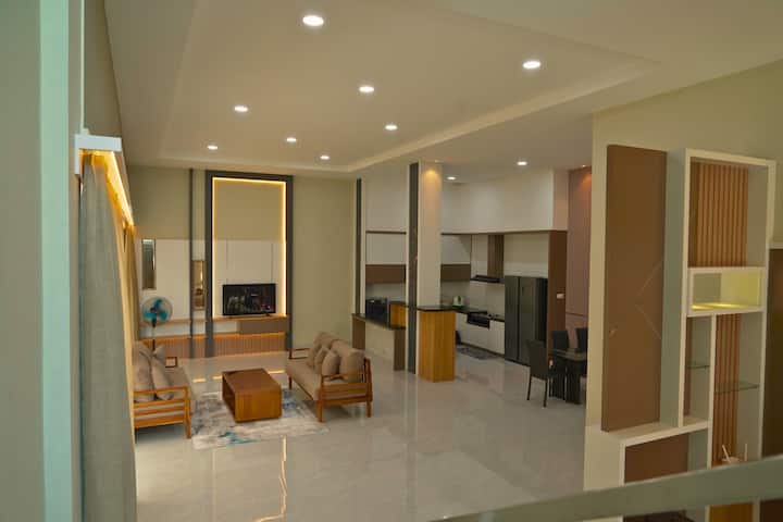 Flo's New House Sunrise Residence With 4 Bedroom - 폰티아낙