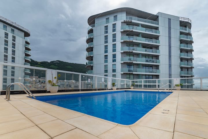 Welcoming, Modern, Bright Apartment Great Location - Gibraltar