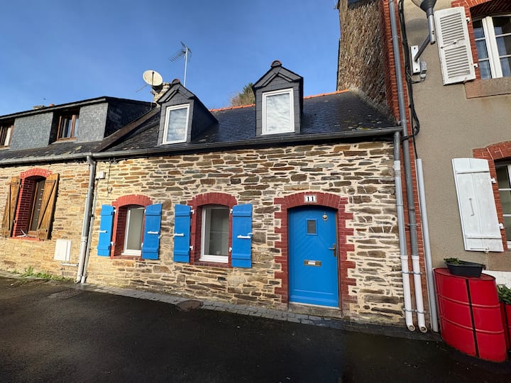 La Petite Maison Aux Volets Bleus - Lannion