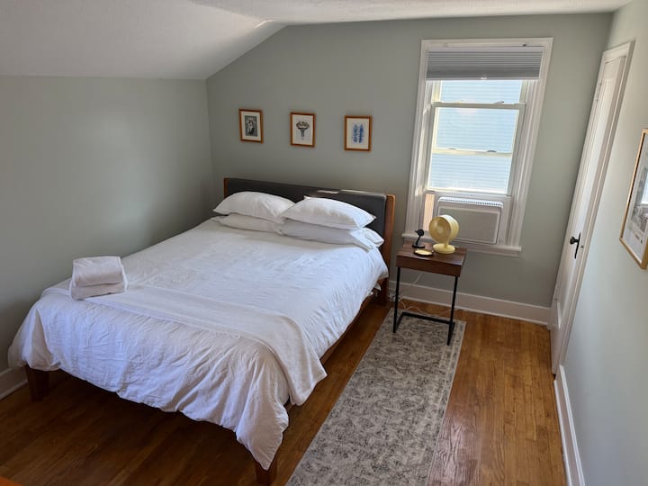 Easy Living In Downtown Saratoga - Saratoga Springs, NY